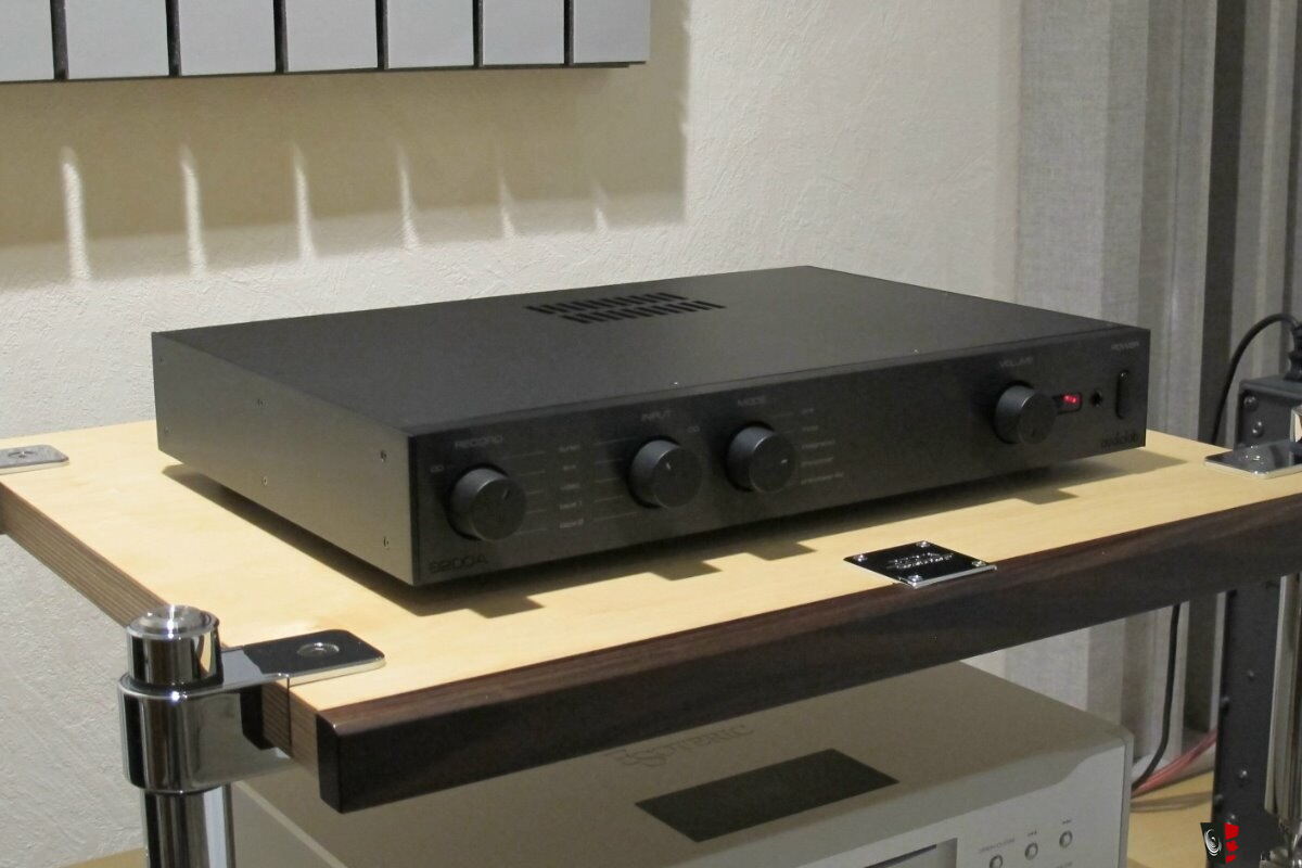Audiolab 8200A integrated amplifier in black - MINT !!! Dealer Ad ...