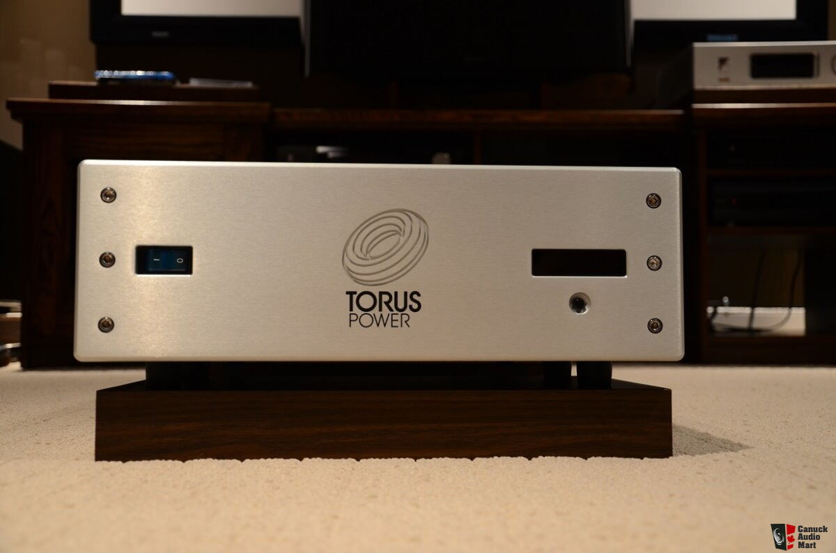 Torus AVR 20A Power Conditioner Photo #1629675 - UK Audio Mart