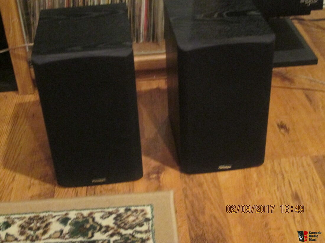 Paradigm Titan V.3 Bookshelf Speakers Photo #1637550 - US Audio Mart
