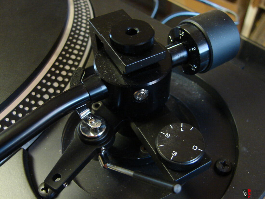 Technics SL-1210 Mk 5 with Jelco 750D tonearm, Goldring 1042 cart Photo ...