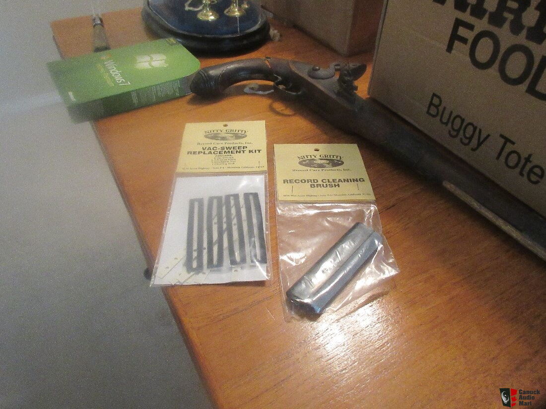 Nitty Gritty Record Cleaner with Brand New Vac-Sweep Replacment Kit ...