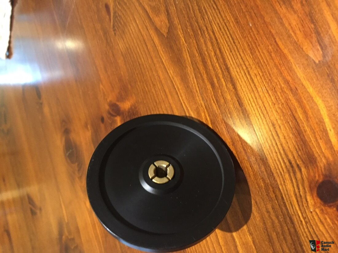 Clearaudio Twister Record Clamp Photo #1668730 - UK Audio Mart