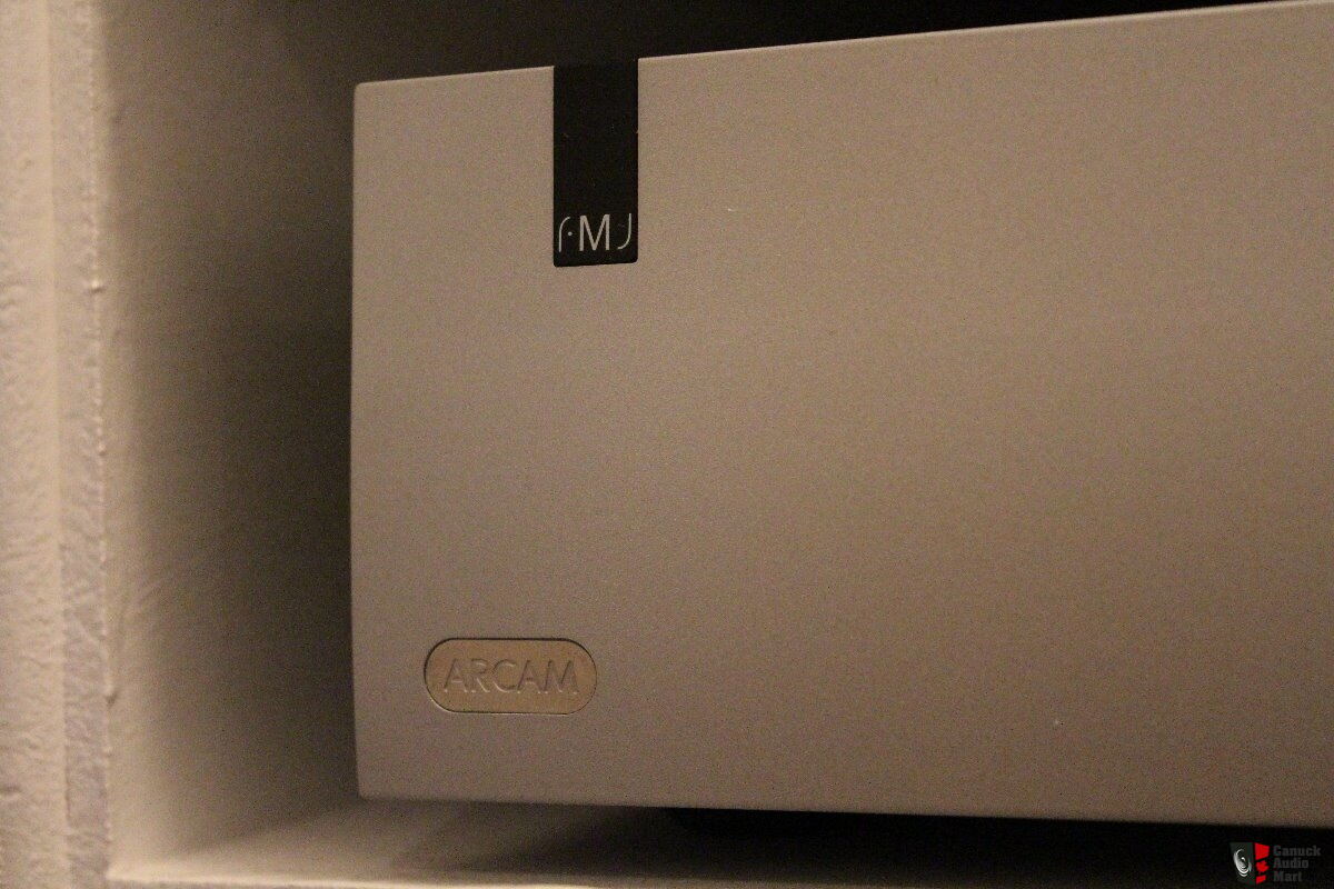Arcam FMJ P1 Monoblock Amplifiers - (2) Photo #1709303 - Canuck Audio Mart
