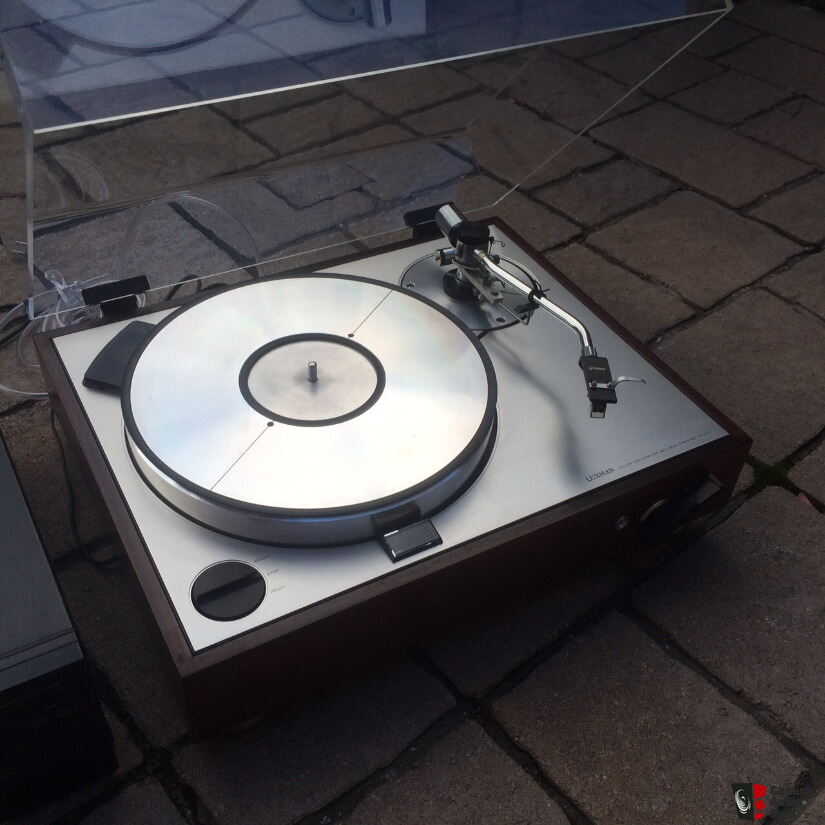Luxman PD-300 turntable with Grace G-945 Silver tonearm and VS-300 ...