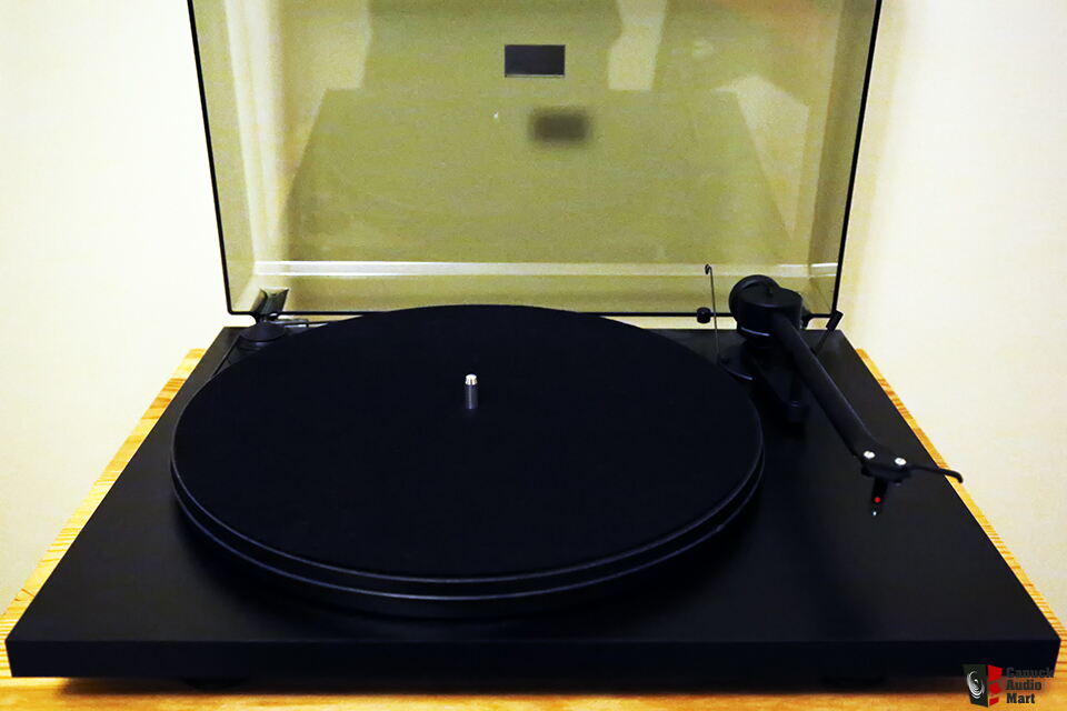 Project Essential turntable Photo #1725146 - UK Audio Mart