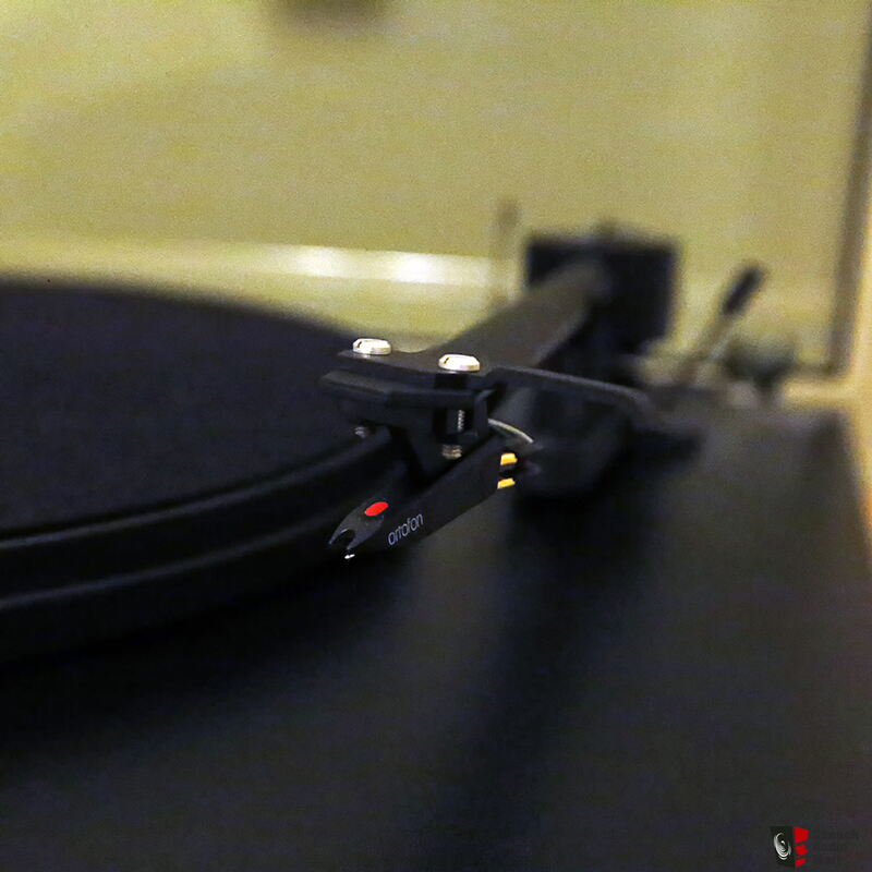 Project Essential turntable Photo #1725146 - UK Audio Mart
