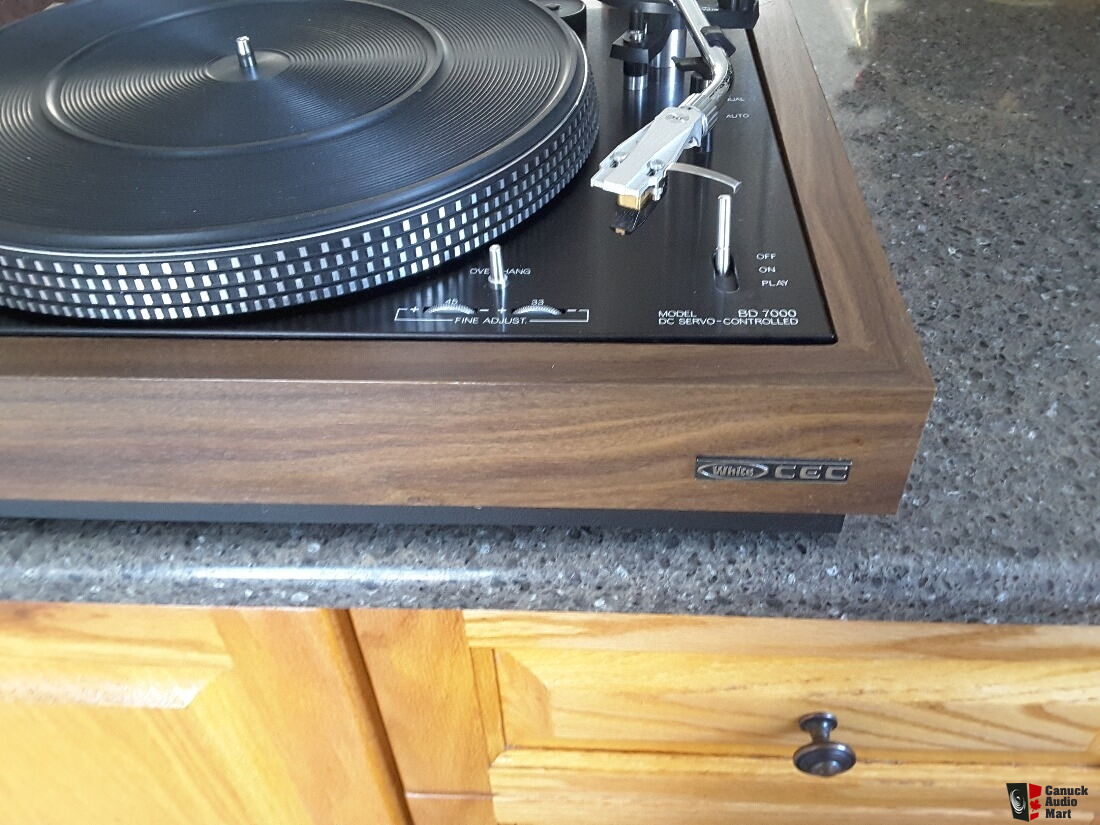 Vintage White CEC Turntable BD-7000 Photo #1732812 - US Audio Mart