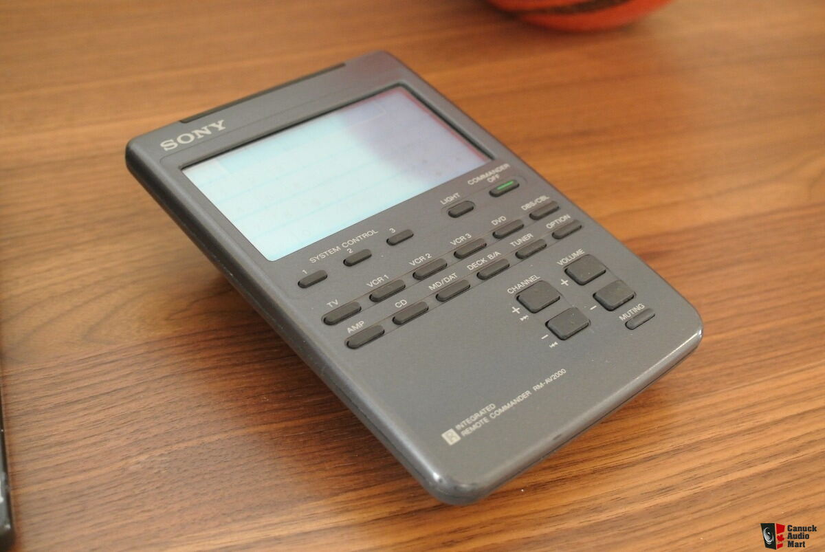 Sony STR-D1090 Receiver with RM-AV2000 touchscreen remote, in original ...