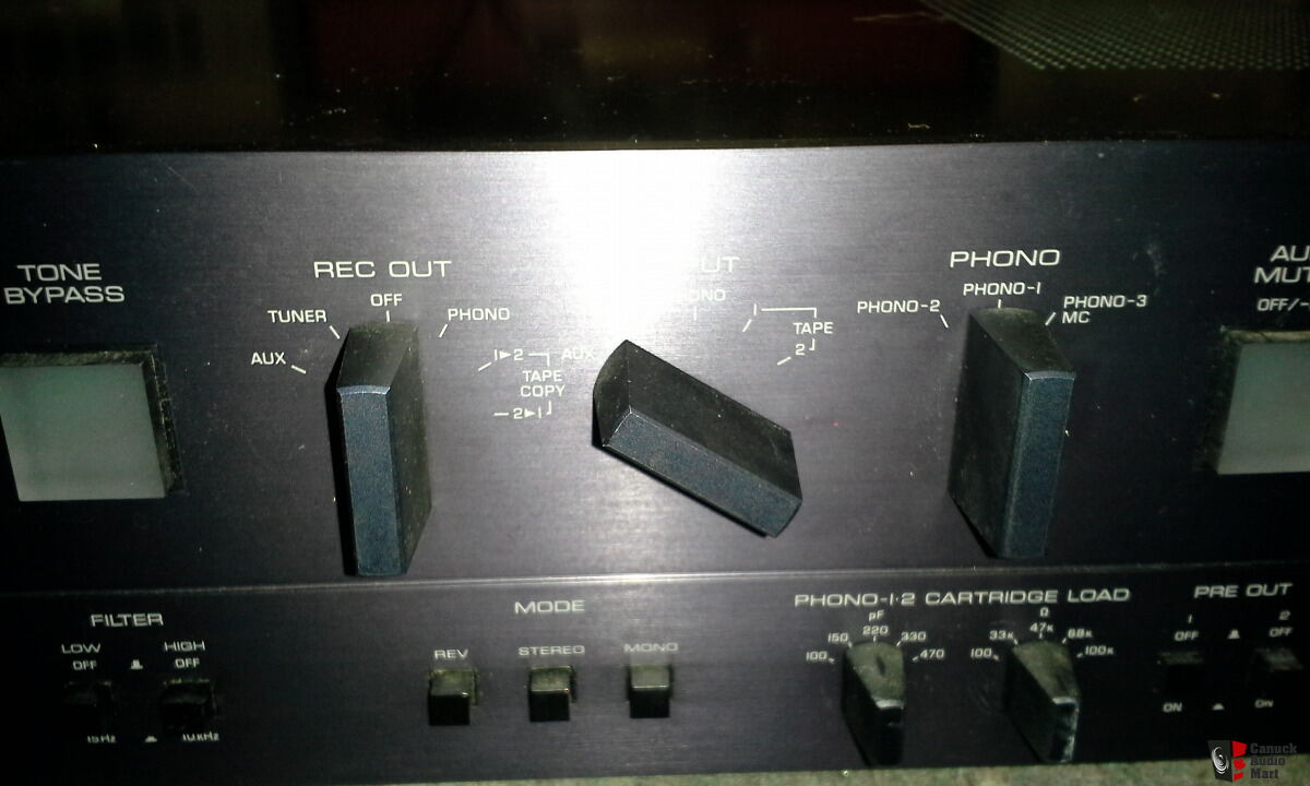 Yamaha C-4 Preamplifier Photo #1751276 - UK Audio Mart