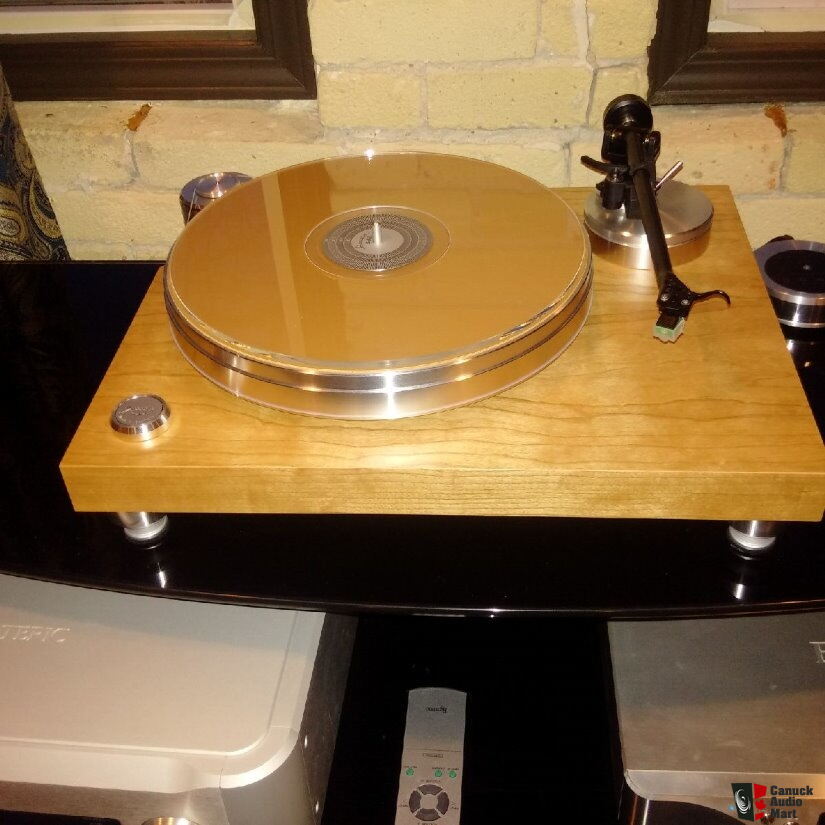 Acoustic Solid Classic Wood Turntable Dealer Ad - Canuck Audio Mart