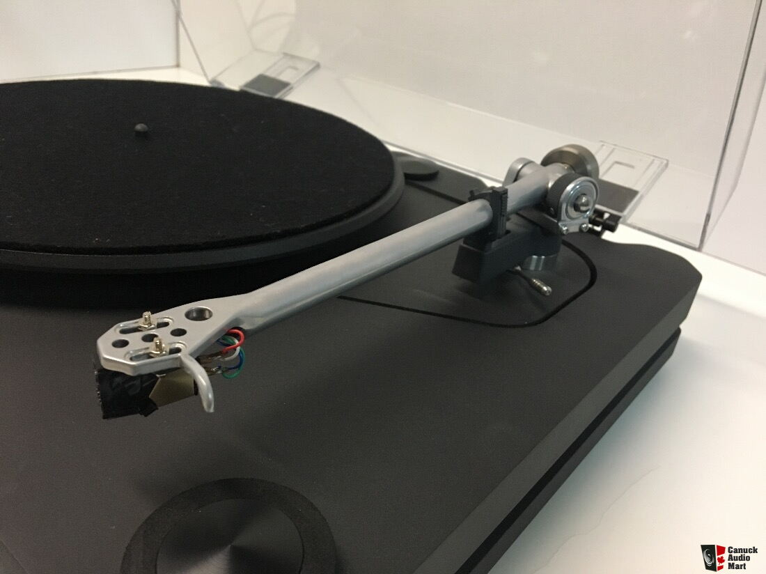 Roksan Radius Turntable w/DS-U Photo #1764655 - UK Audio Mart