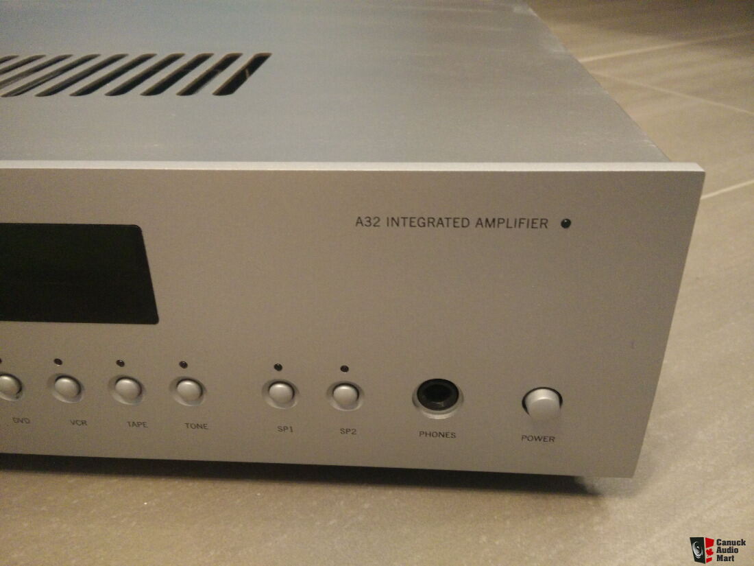 Arcam A32 FMJ (Full Metal Jacket) - Integrated Amplifier - SILVER