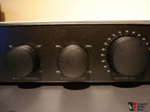 paradigm-x-30-high-end-electronic-active-subwoofer-crossover-photo
