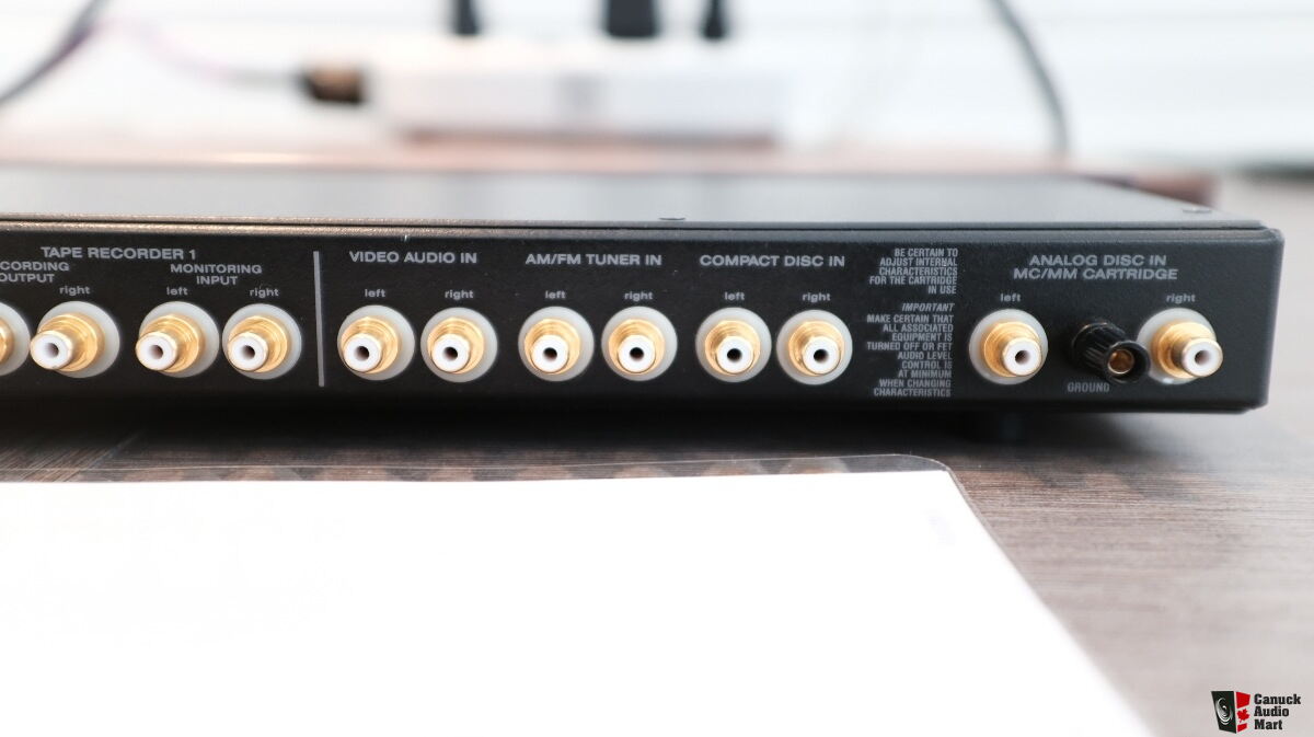 Threshold FET 9 Preamplifier in Black Updated by Jon Soderberg ...