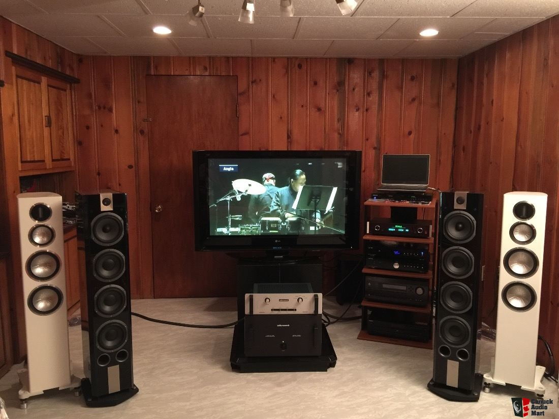 Focal 836v piano black Photo #1820467 - UK Audio Mart