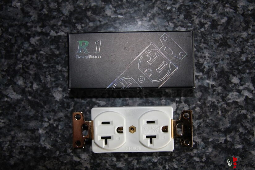 Oyaide R1 Beryllium wall duplex receptacle For Sale - UK Audio Mart