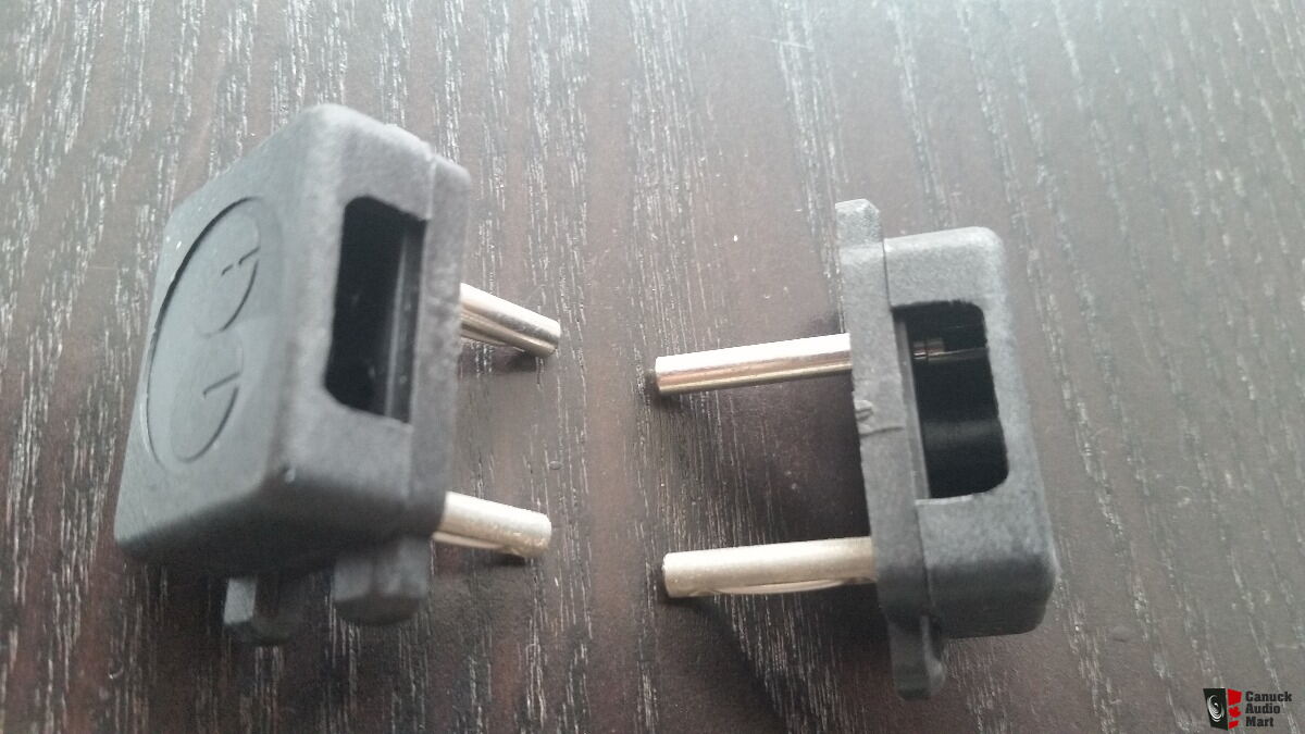 NAIM Speaker plugs (2x) For Sale - Canuck Audio Mart