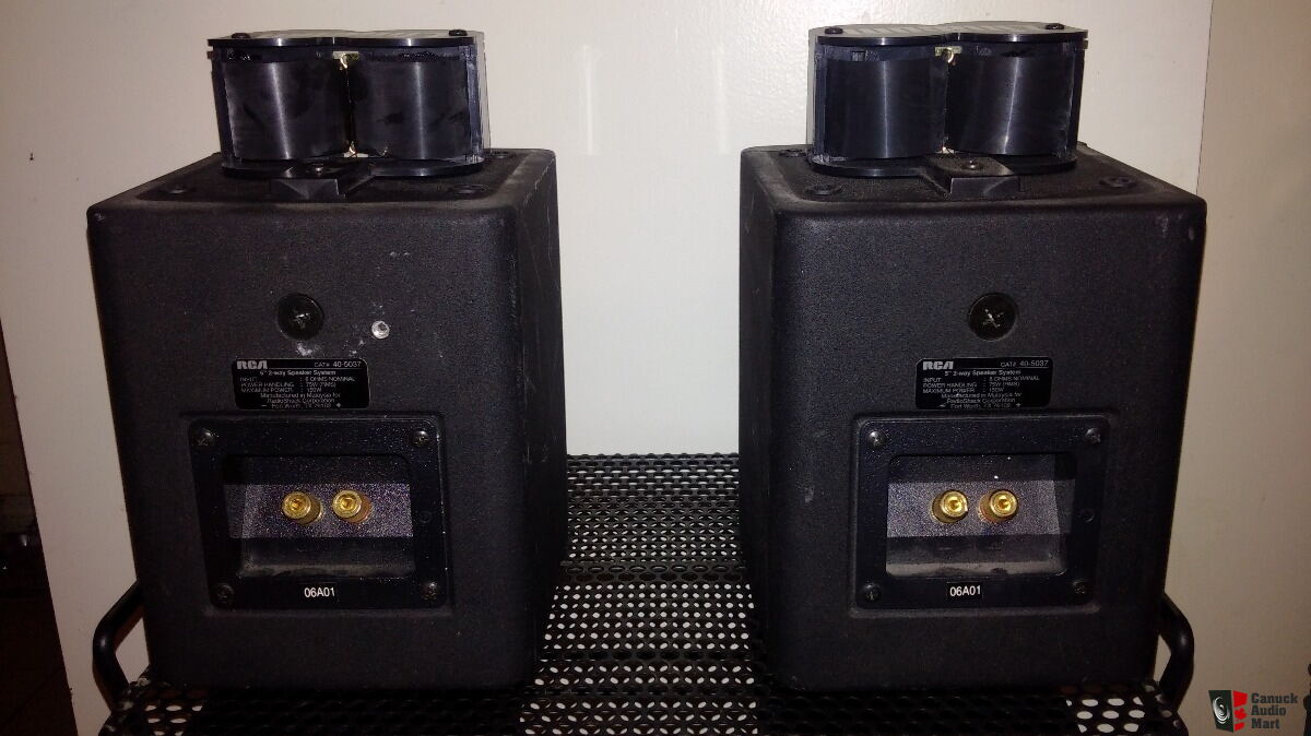 Linaeum Bookshelf Speakers with Kevlar Mid/Bass Driver Photo #1848238 ...