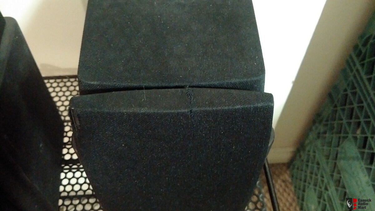 Linaeum Bookshelf Speakers with Kevlar Mid/Bass Driver Photo #1848238 ...