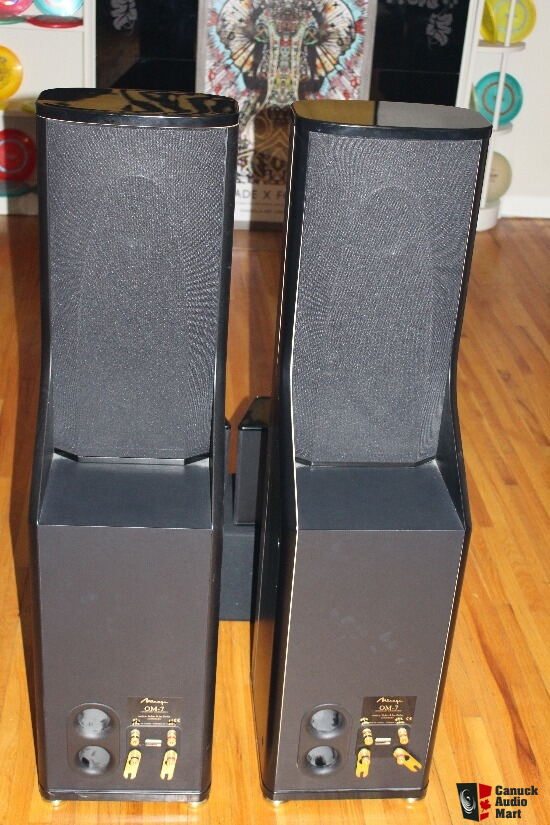 2)Mirage OM 7 towers & (2)Mirage OM R2HB 1 Surrounds & (1)OM C2 1 ...