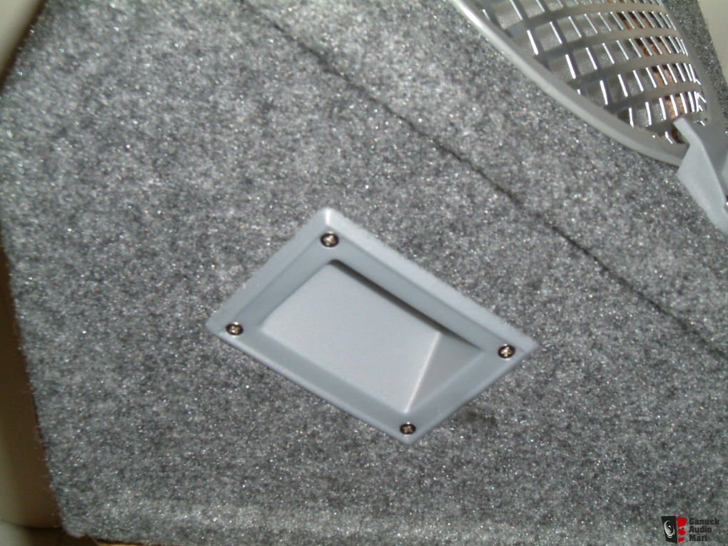 8" carpeted/wood speaker boxes w/s all hardware For Sale - Canuck Audio ...