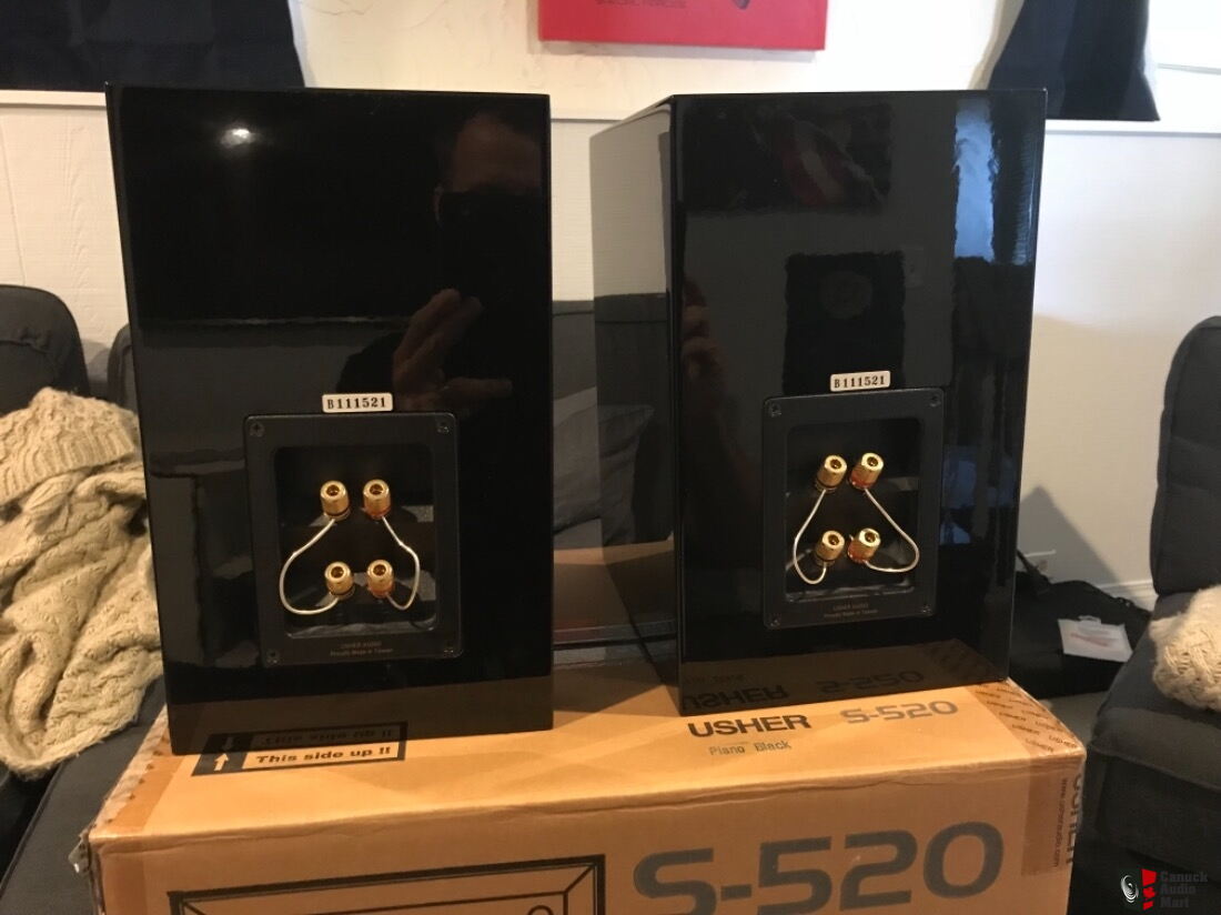 Usher S-520 speakers black gloss Photo #1893918 - Canuck Audio Mart