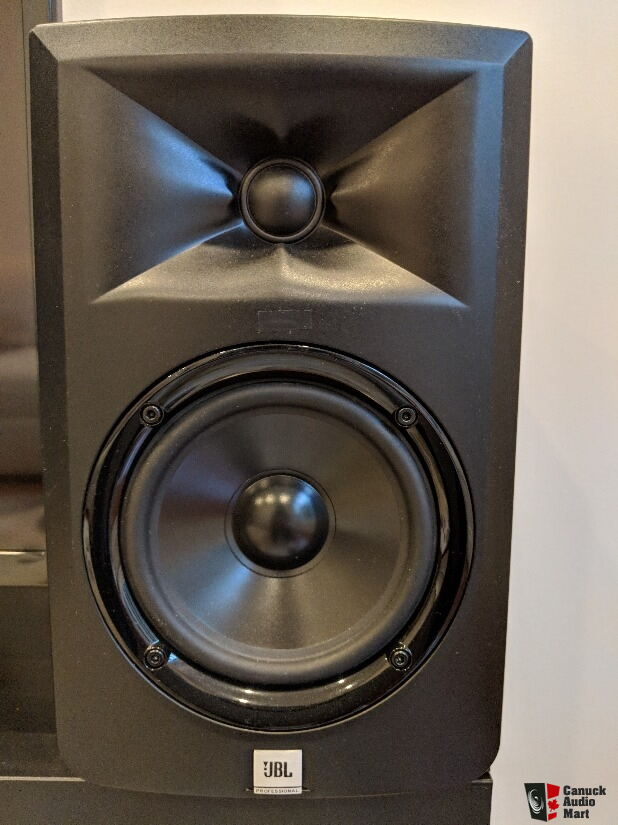 JBL LSR305 Studio Monitor (Pair) Photo #1898269 - Canuck Audio Mart