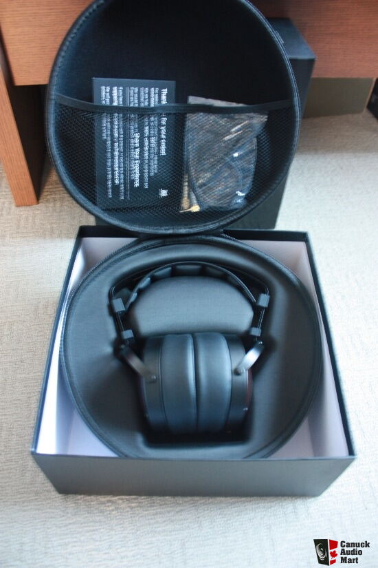 Monoprice Monolith M1060C Closed Back Planar Magnetic headphone Photo ...