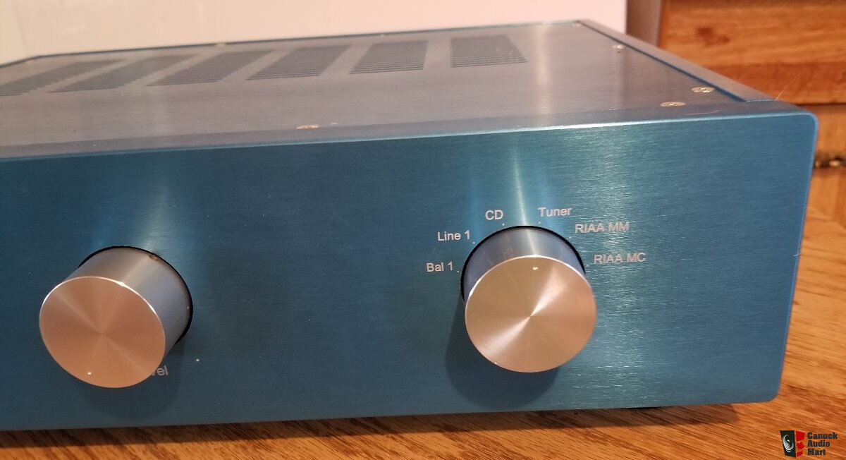 Custom Canadian built Tube Preamp - Frogge Audio - "Super Blue ...