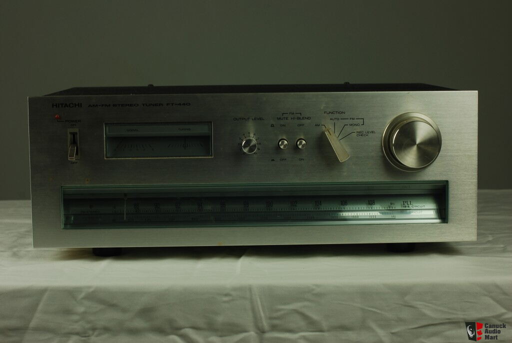 VINTAGE Hitachi FT-440 Tuner For Sale - Canuck Audio Mart