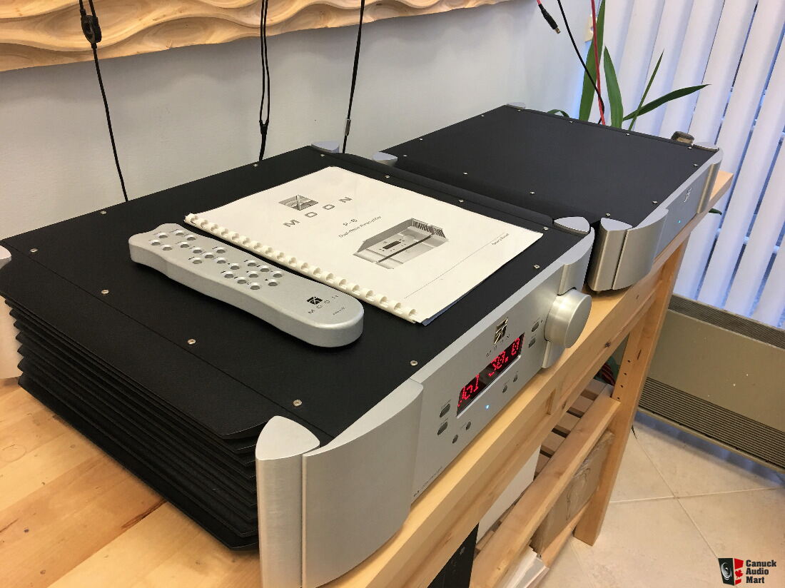 SimAudio Moon P8 Preamplifier. 2-chassis Photo #1979386 - Canuck Audio Mart