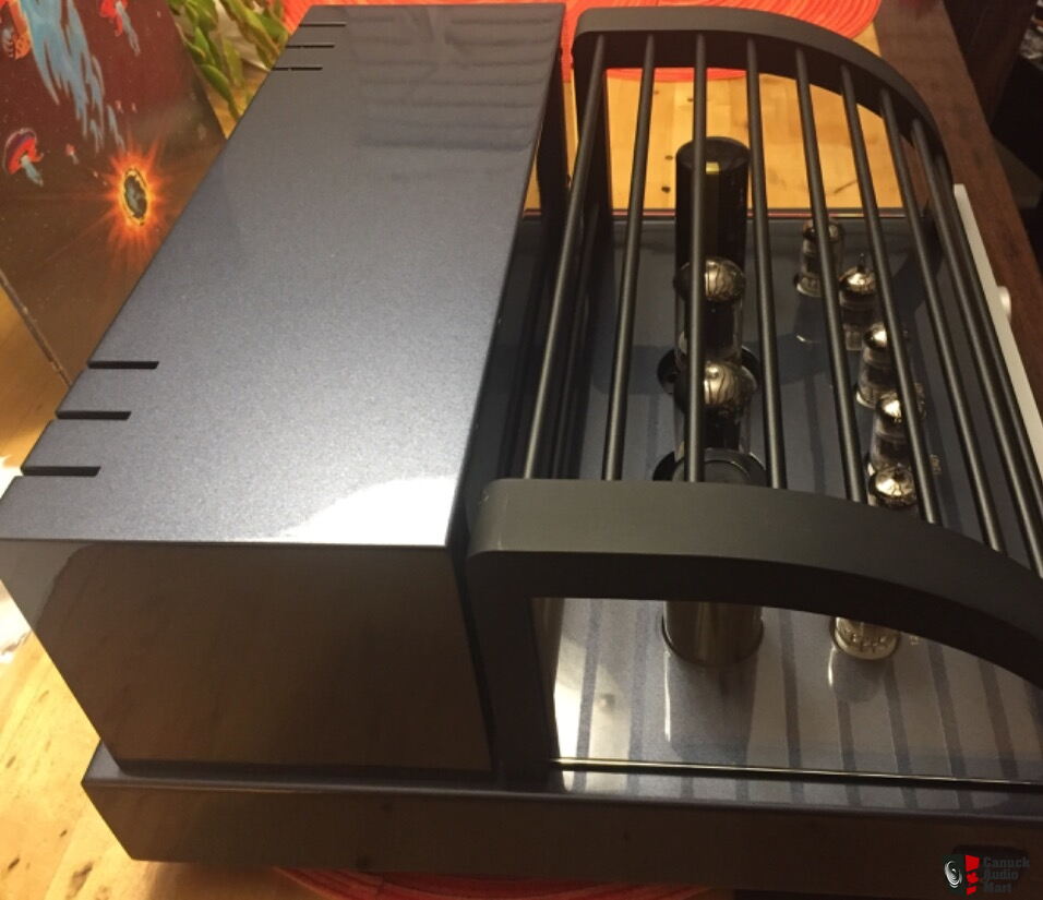 Primaluna Dialogue Premium Preamplifier (silver) Photo #2015203 ...