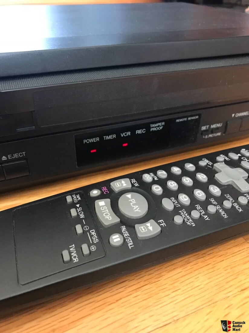 SHARP VCR Model VC-H810 with original remote. Works perfectly Photo ...