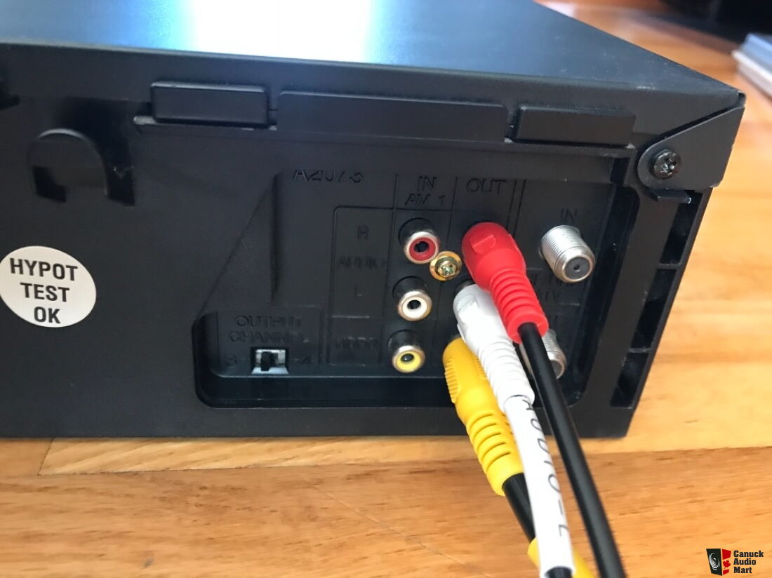 SHARP VCR Model VC-H810 with original remote. Works perfectly Photo ...