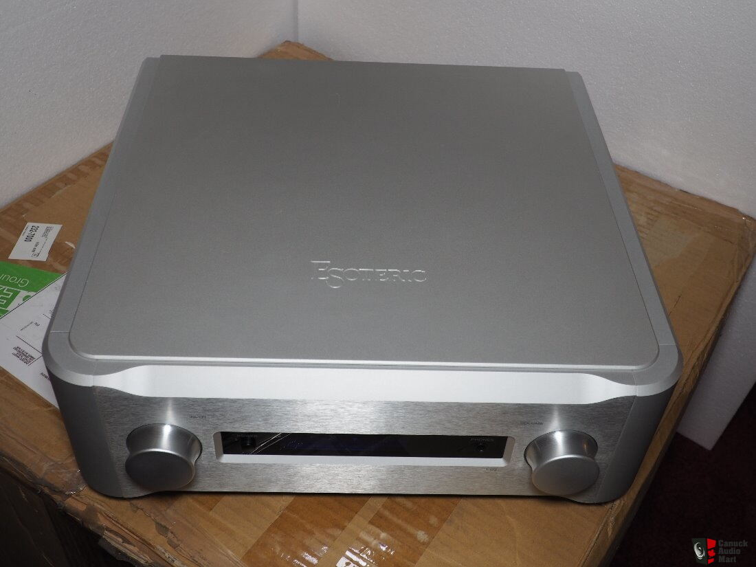 Esoteric I-03 Integrated Amplifier Photo #2053352 - Canuck Audio Mart