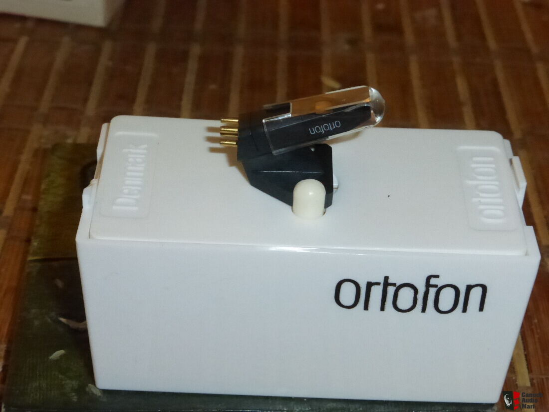 CEC ST 110 Turntable with Ortofon OM20 stylus Photo #2056192 - Aussie ...