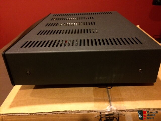 Hegel H80 Integrated Amplifier with RC8 Remote Photo #2065322 - US ...