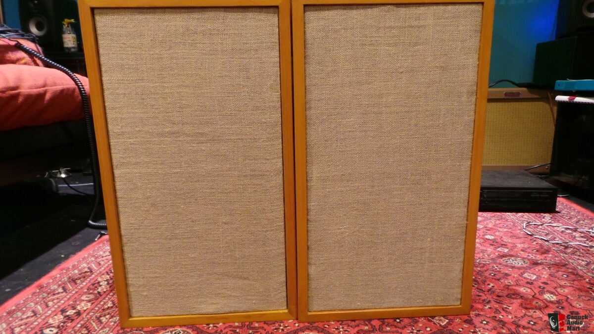 AR-2x speakers