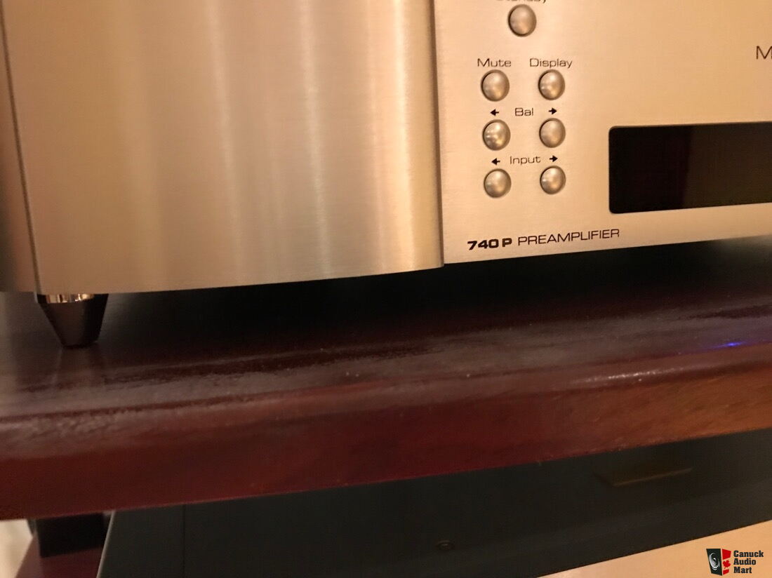 Simaudio Moon 740 P preamplifier Photo #2087322 - Canuck Audio Mart