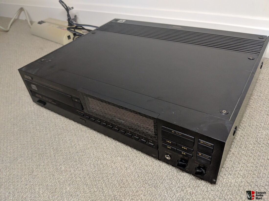 Denon DCD-3300 Stereo CD Player Photo #2099136 - Canuck Audio Mart