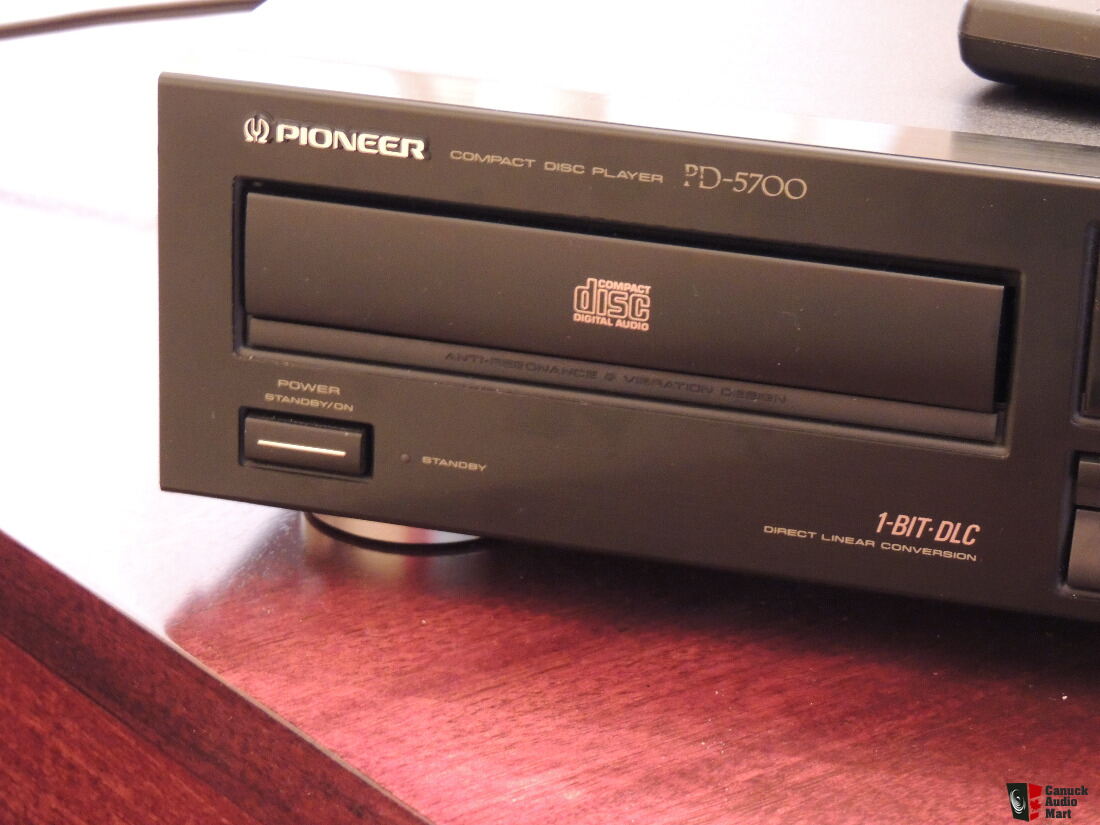 Pioneer PD-5700 CD Player with Original PD-046 Remote Control Unit ...
