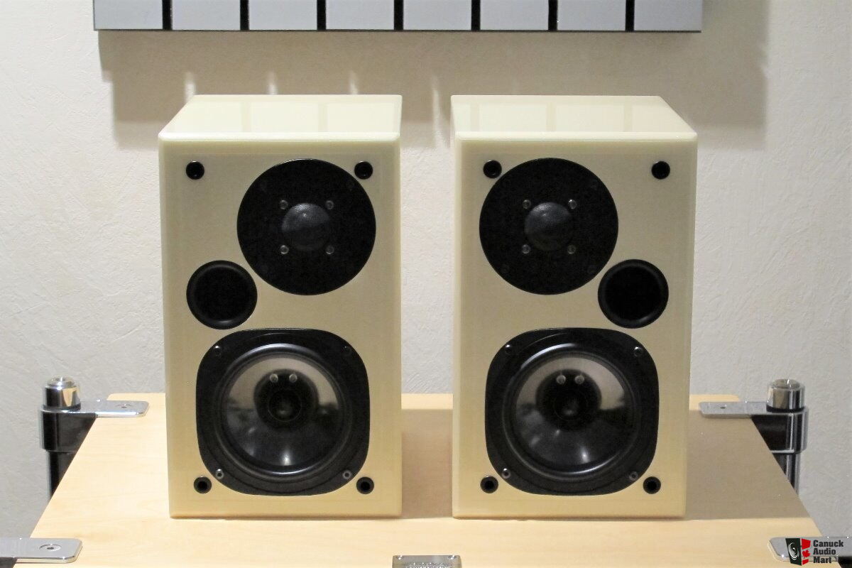 Usher S-520 monitor speakers in gloss white - NEAR MINT (SOLD TO GEORGE ...