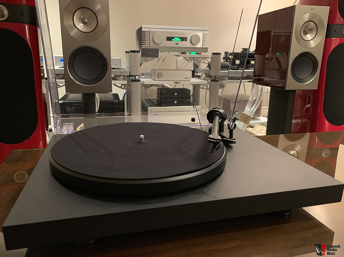 Pro-Ject Debut III Turntable with Ortofon OMB 5E Cartridge Photo ...