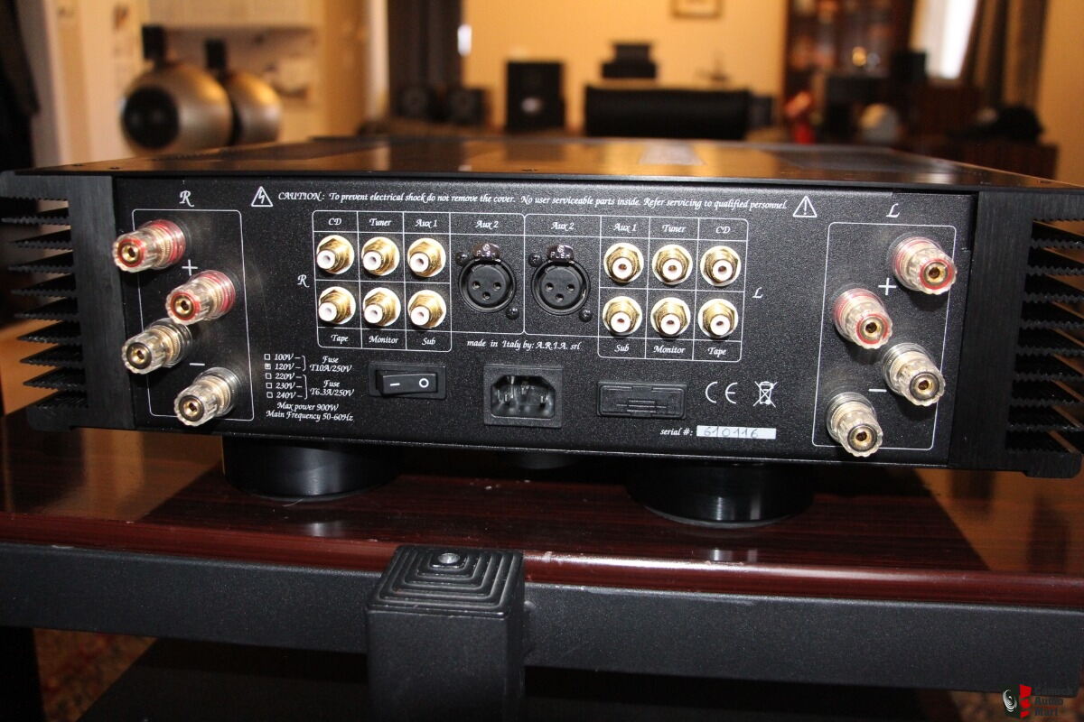 Unison Research Unico 50 tube/solid state integrated amplifier Photo ...
