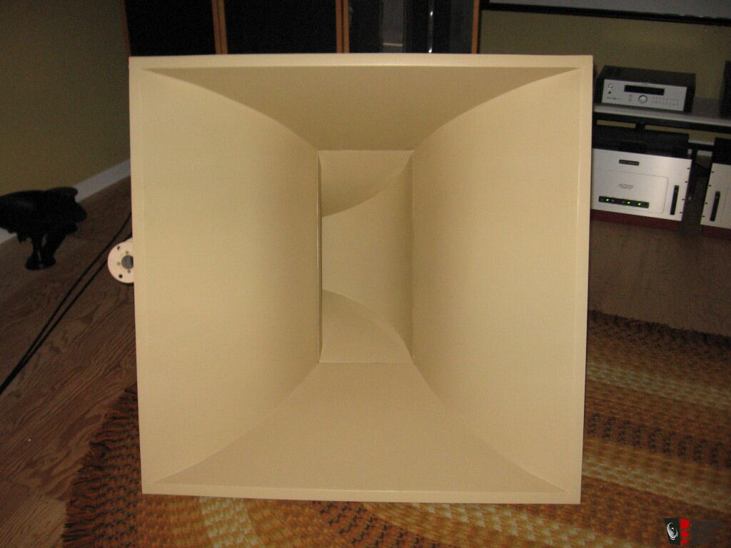SATO HORN MODEL 6368 WOOD RÉPLICA For Sale - Canuck Audio Mart