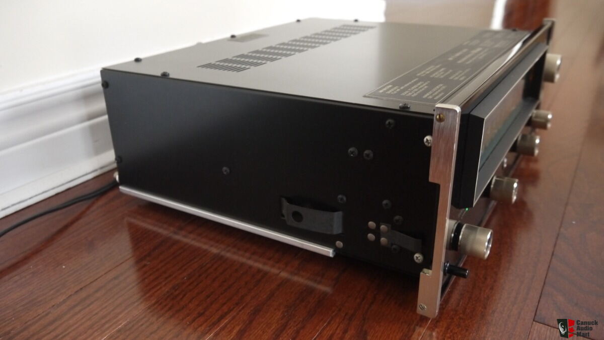 McIntosh MR 75 Analogue Tuner Photo #2217998 - Canuck Audio Mart