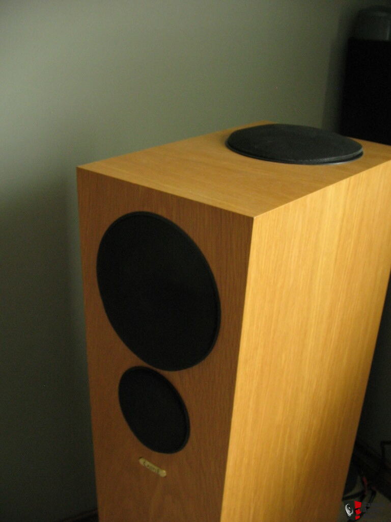 Castle Inversion 100 British Speakers, made in England Photo #2222297 ...