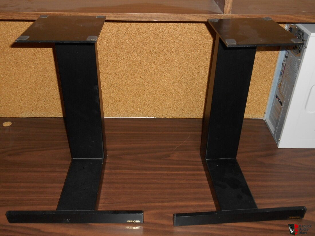 Trico Speaker Stands 20 " includes spikes For Sale - Canuck Audio Mart
