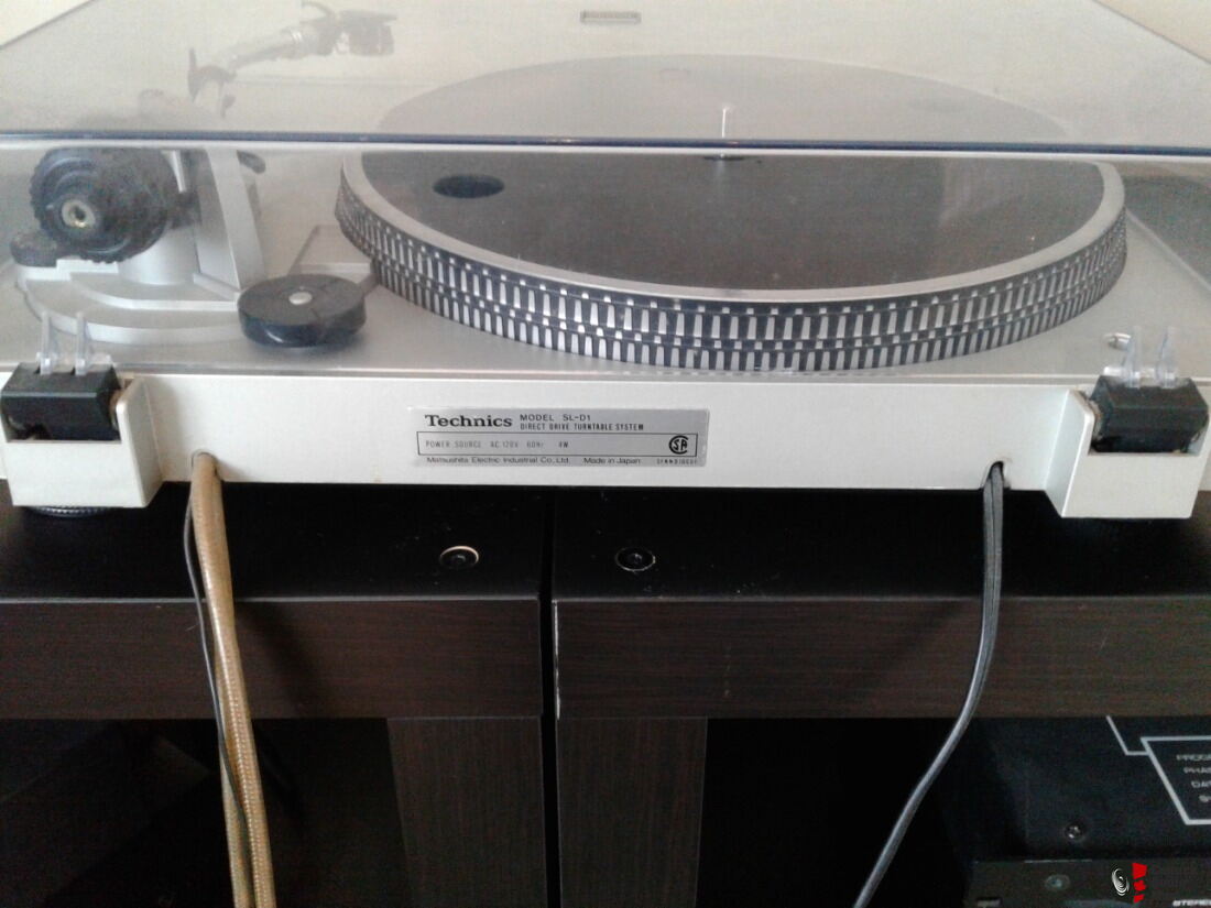 Technics SL-D1 Turntable Photo #2226939 - UK Audio Mart