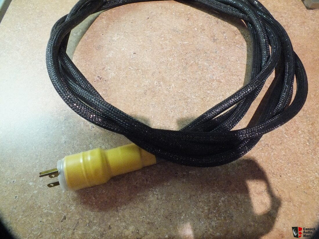 2.0m (6'6") Gutwire SP-6.1 AC power cord- 15Amp Photo #2258555 - Canuck ...